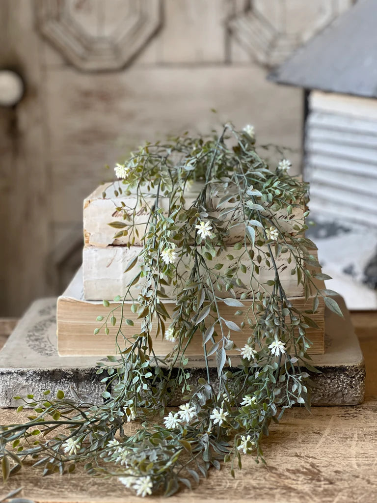 Chadwick Buds Hanging – The Feathered Farmhouse